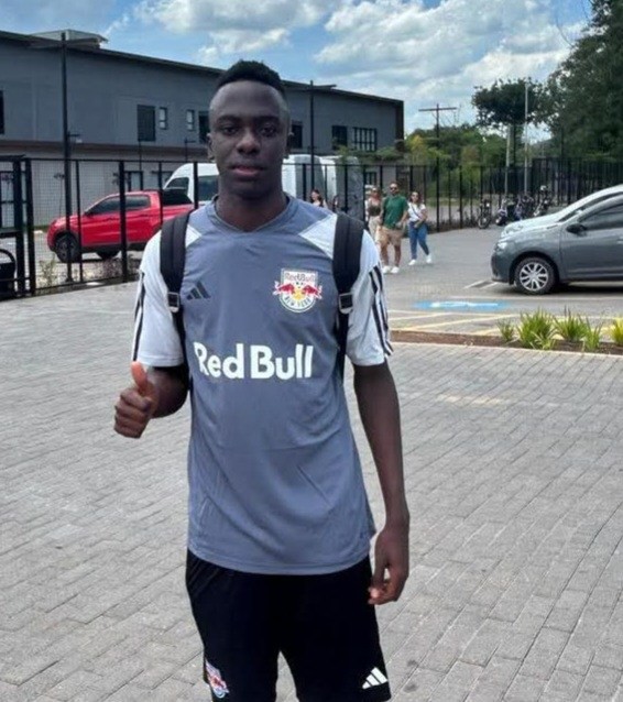 16-year-old footballer Eder Valencia dies in car accident on the eve of ...
